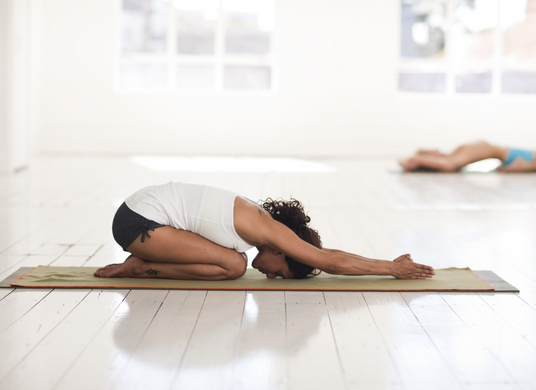 10-Minute Yoga Stretch - XM InTouch - Manu Life